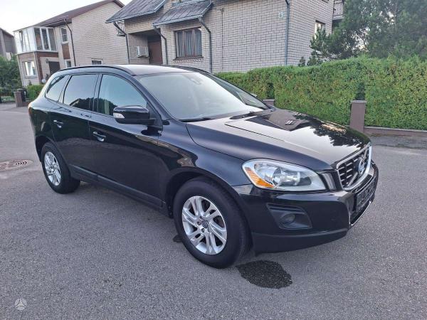 Melns Volvo XC60 2009 Tauragė, ar dzinēja tilpumu 2.40 L un nobraukumu 277 tūkst. km par 5900 €, foto 1 vietnē AUTOMOTO.COM.LV