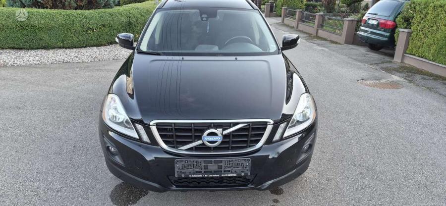 Black Volvo XC60 2009 in Taurage, with an engine capacity of 2.40 L and mileage of 277 thousand km for 5900 €, photo 5 on AUTOMOTO.COM.LV