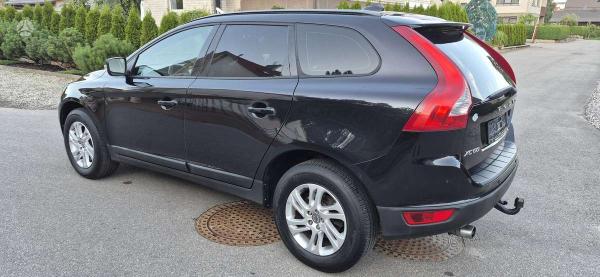 Melns Volvo XC60 2009 Tauragė, ar dzinēja tilpumu 2.40 L un nobraukumu 277 tūkst. km par 5900 €, foto 5 vietnē AUTOMOTO.COM.LV