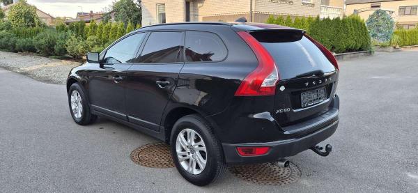 Melns Volvo XC60 2009 Tauragė, ar dzinēja tilpumu 2.40 L un nobraukumu 277 tūkst. km par 5900 €, foto 9 vietnē AUTOMOTO.COM.LV