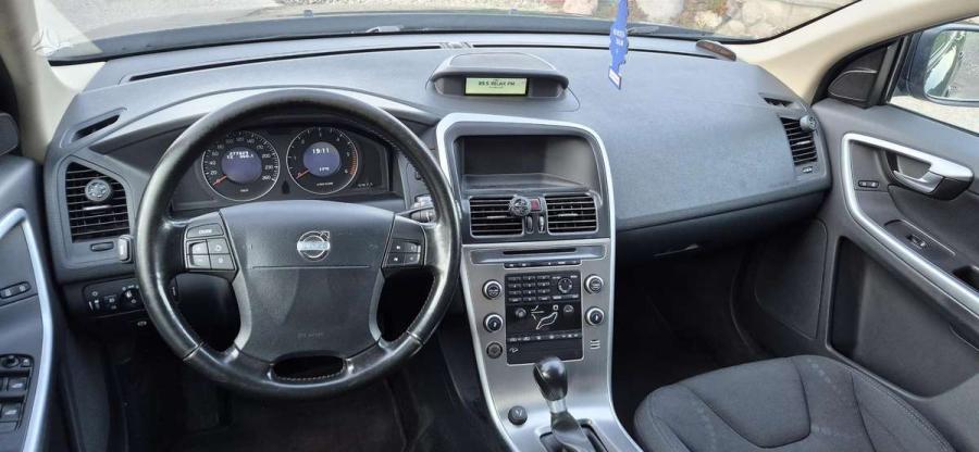 Black Volvo XC60 2009 in Taurage, with an engine capacity of 2.40 L and mileage of 277 thousand km for 5900 €, photo 14 on AUTOMOTO.COM.LV