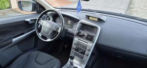 Black Volvo XC60 2009 in Taurage, with an engine capacity of 2.40 L and mileage of 277 thousand km for 5900 €, photo 17 on AUTOMOTO.COM.LV