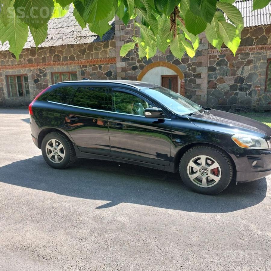Melns Volvo XC60 2009 Limbaži, ar dzinēja tilpumu 2.40 L un nobraukumu 393 tūkst. km par 4500 €, foto 3 vietnē AUTOMOTO.COM.LV