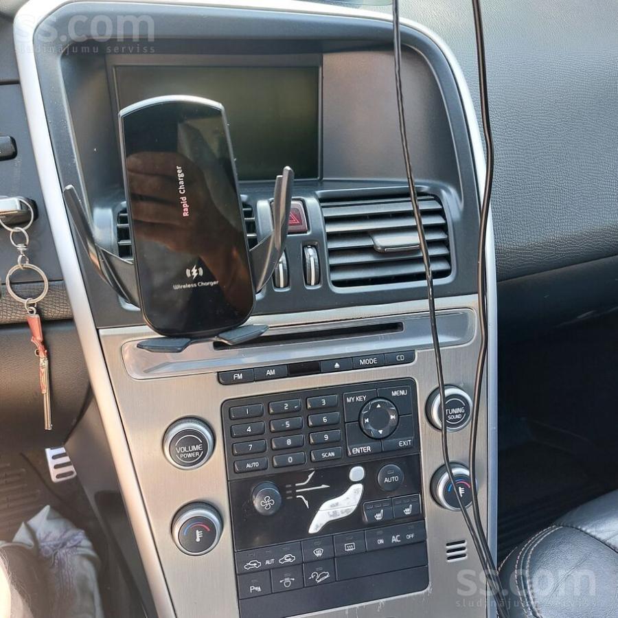 Melns Volvo XC60 2009 Limbaži, ar dzinēja tilpumu 2.40 L un nobraukumu 393 tūkst. km par 4500 €, foto 8 vietnē AUTOMOTO.COM.LV