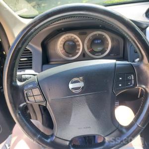 Melns Volvo XC60 2009 Limbaži, ar dzinēja tilpumu 2.40 L un nobraukumu 393 tūkst. km par 4500 €, foto 9 vietnē AUTOMOTO.COM.LV