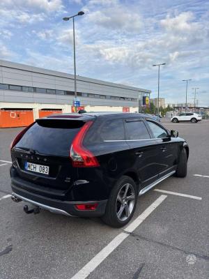 Melns Volvo XC60 2009 Viļņa, ar dzinēja tilpumu 2.40 L un nobraukumu 372 tūkst. km par 6000 €, foto 5 vietnē AUTOMOTO.COM.LV