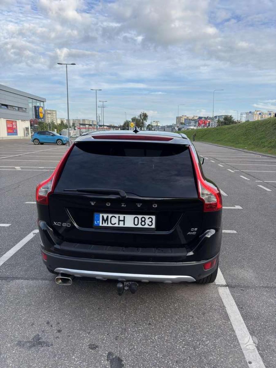Melns Volvo XC60 2009 Viļņa, ar dzinēja tilpumu 2.40 L un nobraukumu 372 tūkst. km par 6000 €, foto 6 vietnē AUTOMOTO.COM.LV