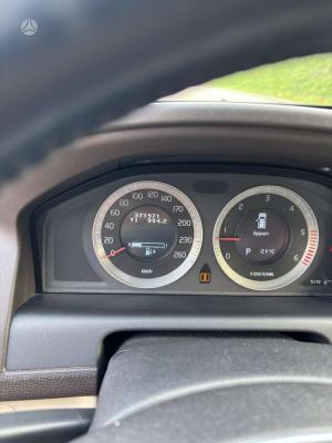 Melns Volvo XC60 2009 Viļņa, ar dzinēja tilpumu 2.40 L un nobraukumu 372 tūkst. km par 6000 €, foto 9 vietnē AUTOMOTO.COM.LV
