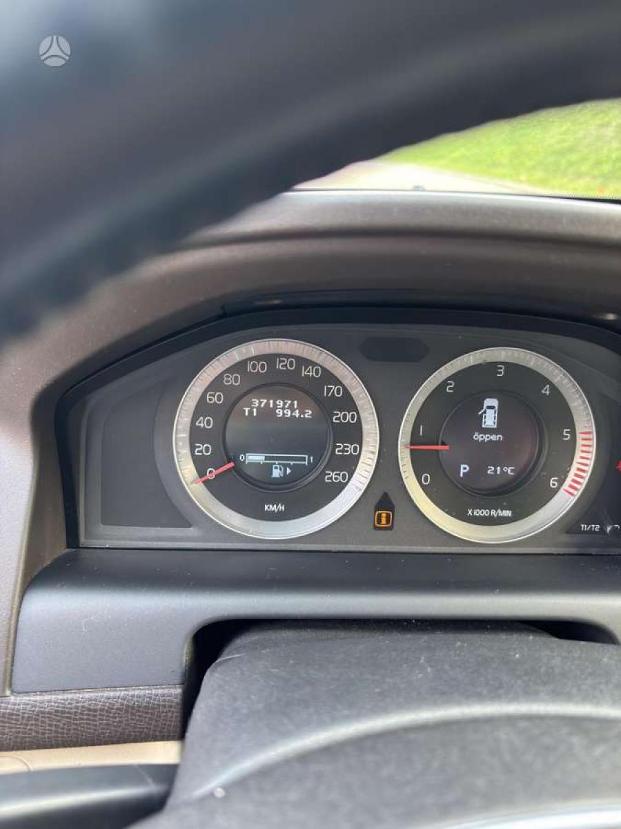 Melns Volvo XC60 2009 Viļņa, ar dzinēja tilpumu 2.40 L un nobraukumu 372 tūkst. km par 6000 €, foto 9 vietnē AUTOMOTO.COM.LV