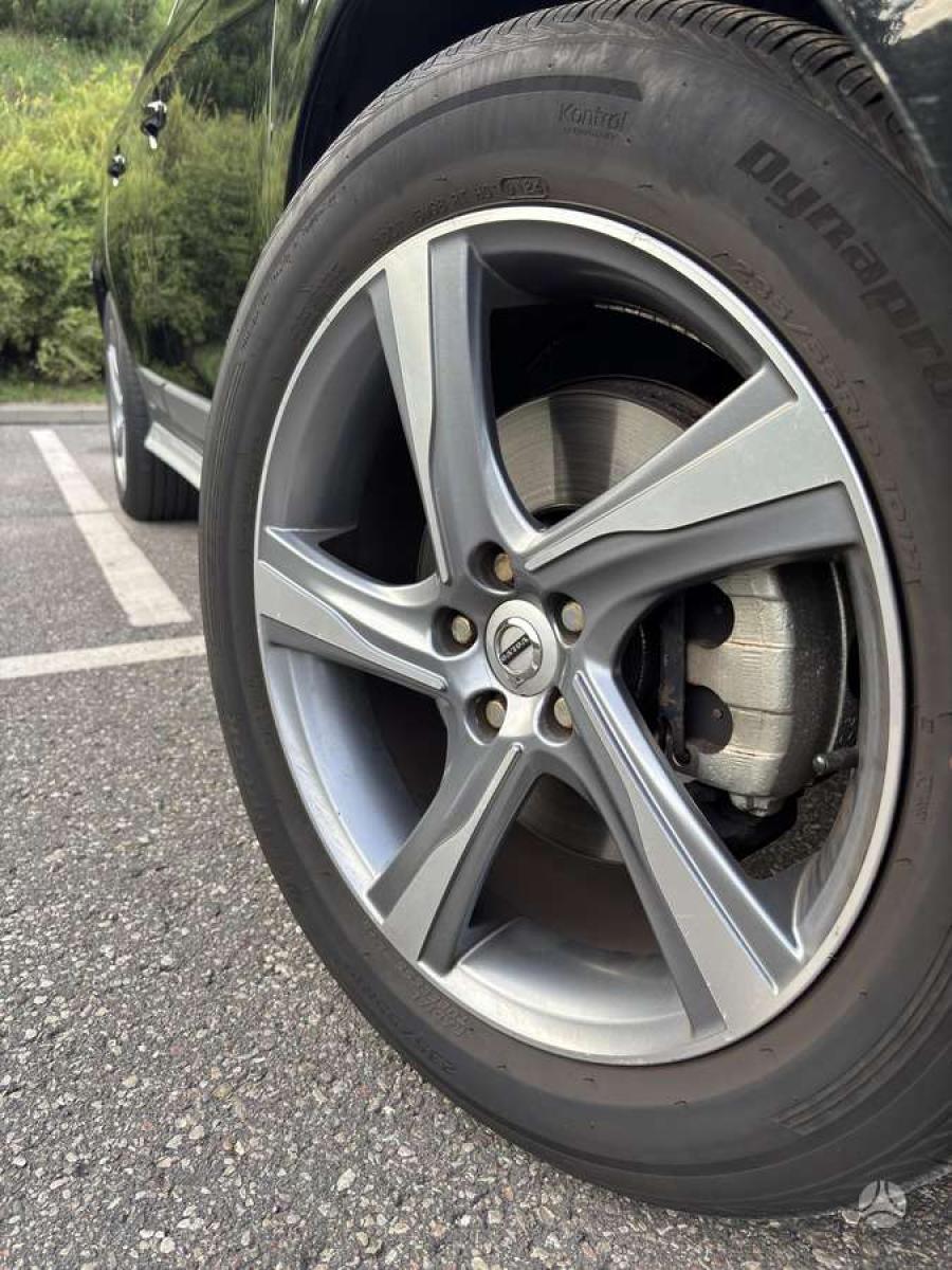 Melns Volvo XC60 2009 Viļņa, ar dzinēja tilpumu 2.40 L un nobraukumu 372 tūkst. km par 6000 €, foto 11 vietnē AUTOMOTO.COM.LV