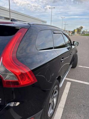 Melns Volvo XC60 2009 Viļņa, ar dzinēja tilpumu 2.40 L un nobraukumu 372 tūkst. km par 6000 €, foto 13 vietnē AUTOMOTO.COM.LV