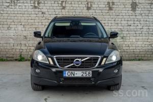 Melns Volvo XC60 2009 Liepāja, ar dzinēja tilpumu 2.40 L un nobraukumu 350 tūkst. km par 6900 €, foto 7 vietnē AUTOMOTO.COM.LV
