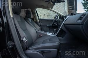 Melns Volvo XC60 2009 Liepāja, ar dzinēja tilpumu 2.40 L un nobraukumu 350 tūkst. km par 6900 €, foto 13 vietnē AUTOMOTO.COM.LV