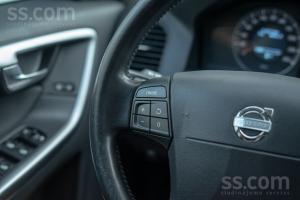 Melns Volvo XC60 2009 Liepāja, ar dzinēja tilpumu 2.40 L un nobraukumu 350 tūkst. km par 6900 €, foto 19 vietnē AUTOMOTO.COM.LV