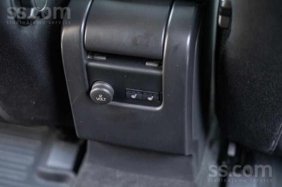 Melns Volvo XC60 2009 Liepāja, ar dzinēja tilpumu 2.40 L un nobraukumu 350 tūkst. km par 6900 €, foto 21 vietnē AUTOMOTO.COM.LV