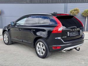 Black Volvo XC60 2009 in Siauliai, with an engine capacity of 2.40 L and mileage of 300 thousand km for 8150 €, photo 8 on AUTOMOTO.COM.LV
