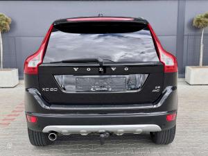 Black Volvo XC60 2009 in Siauliai, with an engine capacity of 2.40 L and mileage of 300 thousand km for 8150 €, photo 9 on AUTOMOTO.COM.LV