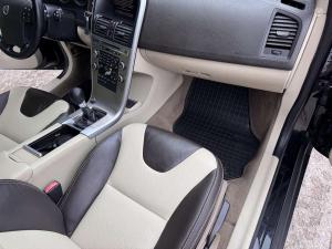 Black Volvo XC60 2009 in Siauliai, with an engine capacity of 2.40 L and mileage of 300 thousand km for 8150 €, photo 21 on AUTOMOTO.COM.LV