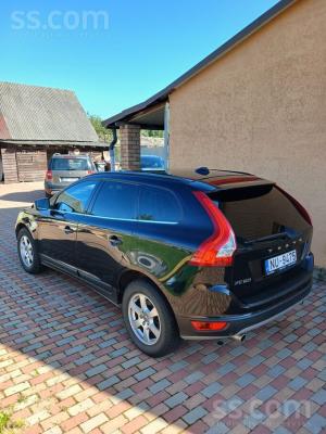 Black Volvo XC60 2009 in Daugavpils, with an engine capacity of 2.40 L and mileage of 234 thousand km for 8500 €, photo  on AUTOMOTO.COM.LV