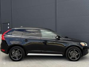 Black Volvo XC60 2009 in Siauliai, with an engine capacity of 2.40 L and mileage of 300 thousand km for 8450 €, photo 7 on AUTOMOTO.COM.LV