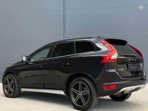 Black Volvo XC60 2009 in Siauliai, with an engine capacity of 2.40 L and mileage of 300 thousand km for 8450 €, photo 8 on AUTOMOTO.COM.LV