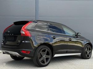Black Volvo XC60 2009 in Siauliai, with an engine capacity of 2.40 L and mileage of 300 thousand km for 8450 €, photo 9 on AUTOMOTO.COM.LV