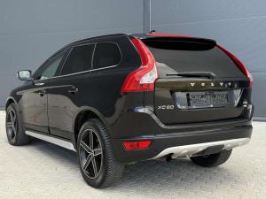 Black Volvo XC60 2009 in Siauliai, with an engine capacity of 2.40 L and mileage of 300 thousand km for 8450 €, photo 10 on AUTOMOTO.COM.LV