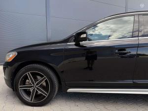 Black Volvo XC60 2009 in Siauliai, with an engine capacity of 2.40 L and mileage of 300 thousand km for 8450 €, photo 14 on AUTOMOTO.COM.LV