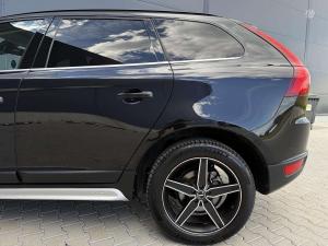 Black Volvo XC60 2009 in Siauliai, with an engine capacity of 2.40 L and mileage of 300 thousand km for 8450 €, photo 15 on AUTOMOTO.COM.LV