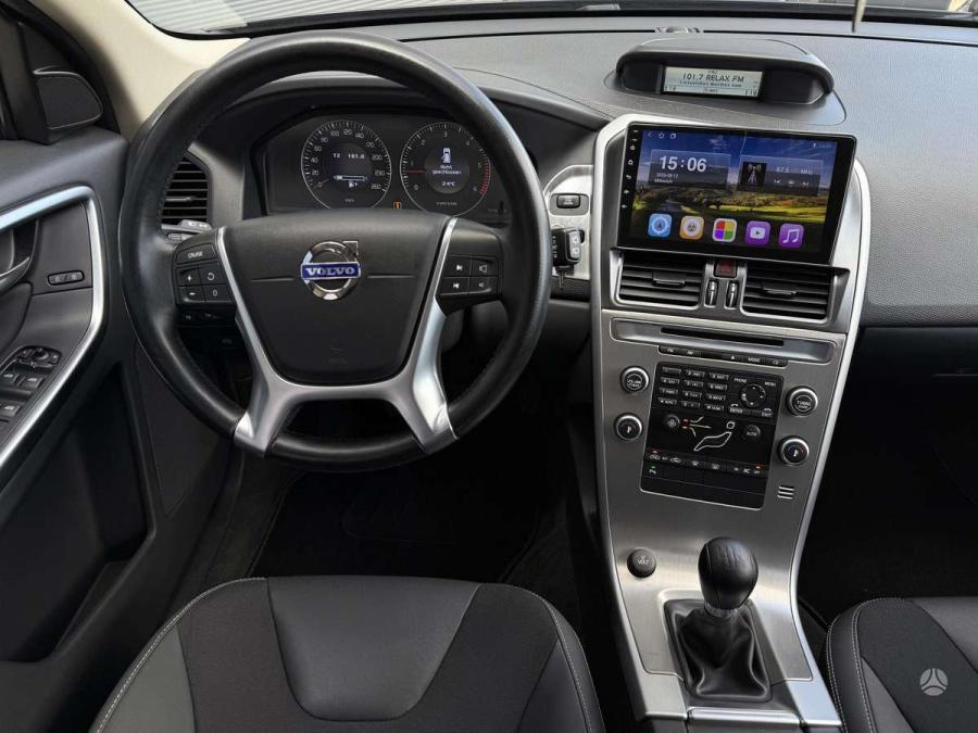 Black Volvo XC60 2009 in Siauliai, with an engine capacity of 2.40 L and mileage of 300 thousand km for 8450 €, photo 21 on AUTOMOTO.COM.LV