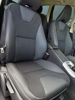 Black Volvo XC60 2009 in Siauliai, with an engine capacity of 2.40 L and mileage of 300 thousand km for 8450 €, photo 24 on AUTOMOTO.COM.LV