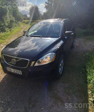 Black Volvo XC60 2009 in Kuldiga, with an engine capacity of 2.40 L and mileage of 320 thousand km for 5950 €, photo 4 on AUTOMOTO.COM.LV