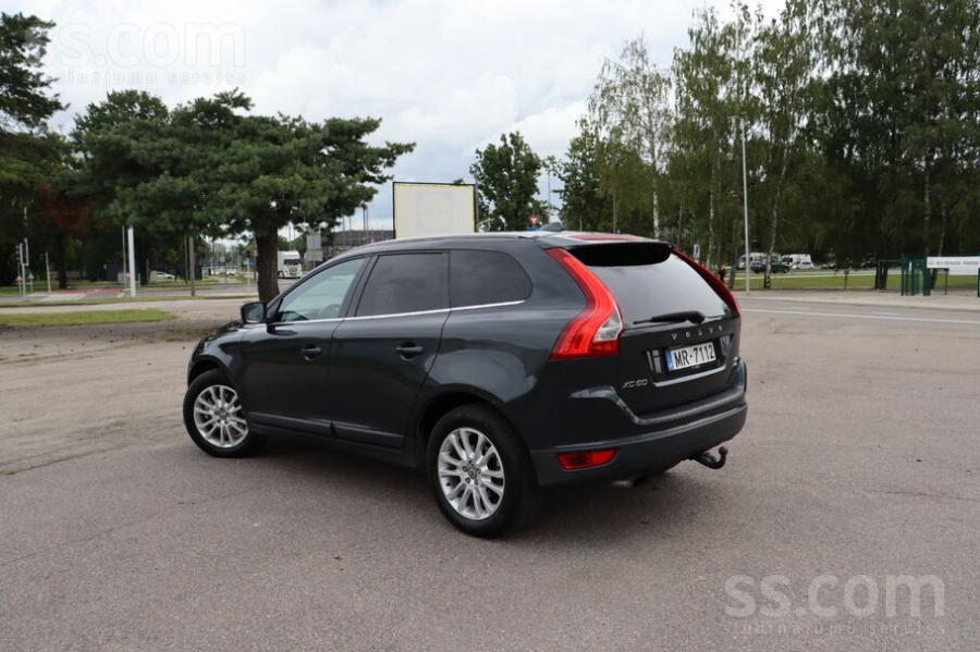 Black Volvo XC60 2009 in Riga, with an engine capacity of 2.40 L and mileage of 0 thousand km for 5990 €, photo 6 on AUTOMOTO.COM.LV