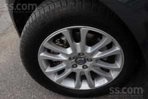 Black Volvo XC60 2009 in Riga, with an engine capacity of 2.40 L and mileage of 0 thousand km for 5990 €, photo 9 on AUTOMOTO.COM.LV