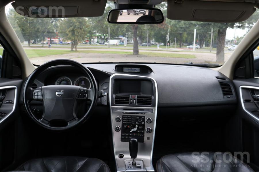 Black Volvo XC60 2009 in Riga, with an engine capacity of 2.40 L and mileage of 0 thousand km for 5990 €, photo 10 on AUTOMOTO.COM.LV