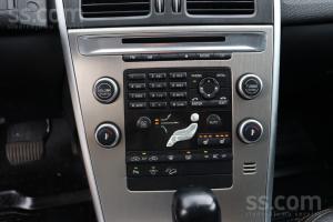 Black Volvo XC60 2009 in Riga, with an engine capacity of 2.40 L and mileage of 0 thousand km for 5990 €, photo 17 on AUTOMOTO.COM.LV