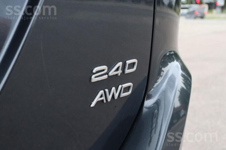 Black Volvo XC60 2009 in Riga, with an engine capacity of 2.40 L and mileage of 0 thousand km for 5990 €, photo 20 on AUTOMOTO.COM.LV