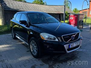 Melns Volvo XC60 2009 Dobele, ar dzinēja tilpumu 2.40 L un nobraukumu 377 tūkst. km par 6000 €, foto 3 vietnē AUTOMOTO.COM.LV