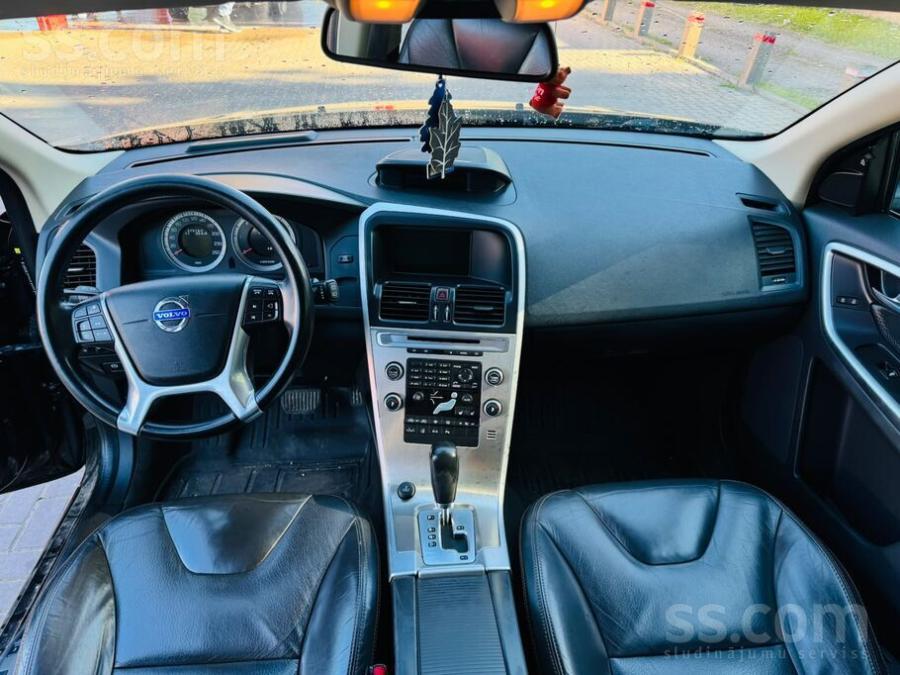 Melns Volvo XC60 2009 Dobele, ar dzinēja tilpumu 2.40 L un nobraukumu 377 tūkst. km par 6000 €, foto 7 vietnē AUTOMOTO.COM.LV