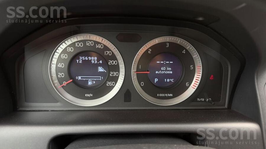 Melns Volvo XC60 2009 Jelgava, ar dzinēja tilpumu 2.40 L un nobraukumu 357 tūkst. km par 6900 €, foto 12 vietnē AUTOMOTO.COM.LV