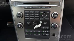 Melns Volvo XC60 2009 Jelgava, ar dzinēja tilpumu 2.40 L un nobraukumu 357 tūkst. km par 6900 €, foto 13 vietnē AUTOMOTO.COM.LV