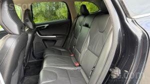 Melns Volvo XC60 2009 Jelgava, ar dzinēja tilpumu 2.40 L un nobraukumu 357 tūkst. km par 6900 €, foto 17 vietnē AUTOMOTO.COM.LV