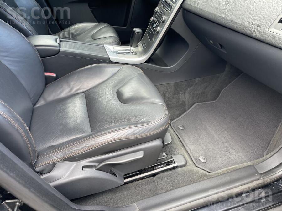Melns Volvo XC60 2009 Jūrmala, ar dzinēja tilpumu 2.40 L un nobraukumu 0 tūkst. km par 4850 €, foto 27 vietnē AUTOMOTO.COM.LV