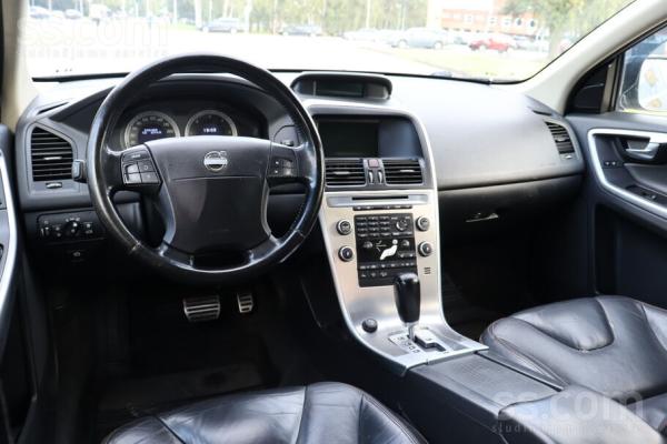 Black Volvo XC60 2009 in Riga, with an engine capacity of 2.40 L and mileage of 393 thousand km for 5990 €, photo 5 on AUTOMOTO.COM.LV