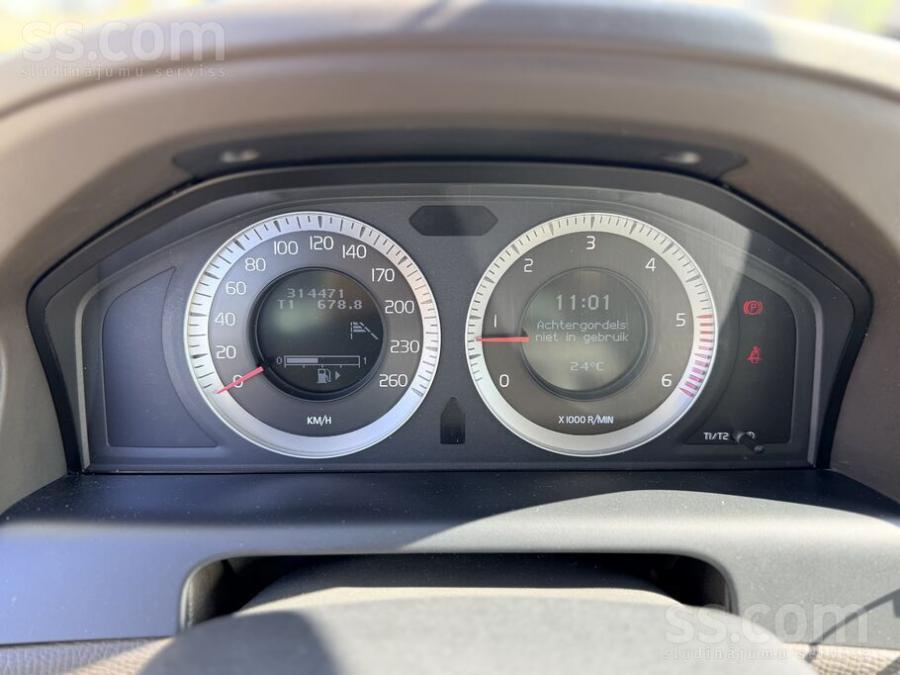 Melns Volvo XC60 2009 Rīga, ar dzinēja tilpumu 2.40 L un nobraukumu 0 tūkst. km par 7995 €, foto 12 vietnē AUTOMOTO.COM.LV