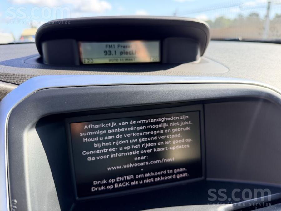 Melns Volvo XC60 2009 Rīga, ar dzinēja tilpumu 2.40 L un nobraukumu 0 tūkst. km par 7995 €, foto 13 vietnē AUTOMOTO.COM.LV