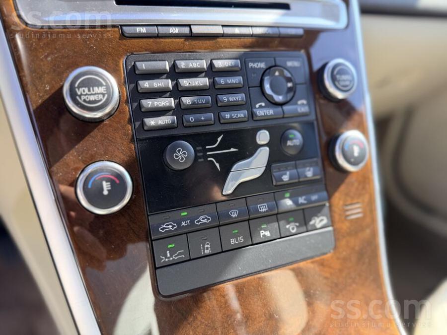 Melns Volvo XC60 2009 Rīga, ar dzinēja tilpumu 2.40 L un nobraukumu 0 tūkst. km par 7995 €, foto 14 vietnē AUTOMOTO.COM.LV