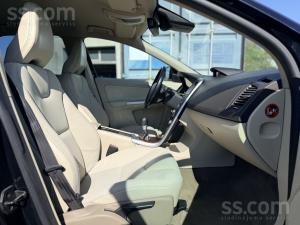 Melns Volvo XC60 2009 Rīga, ar dzinēja tilpumu 2.40 L un nobraukumu 0 tūkst. km par 7995 €, foto 16 vietnē AUTOMOTO.COM.LV