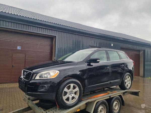 Melns Volvo XC60 2009 Tauragė, ar dzinēja tilpumu 2.40 L un nobraukumu 340 tūkst. km par 3350 €, foto 1 vietnē AUTOMOTO.COM.LV