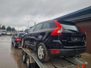 Black Volvo XC60 2009 in Taurage, with an engine capacity of 2.40 L and mileage of 340 thousand km for 3350 €, photo 7 on AUTOMOTO.COM.LV